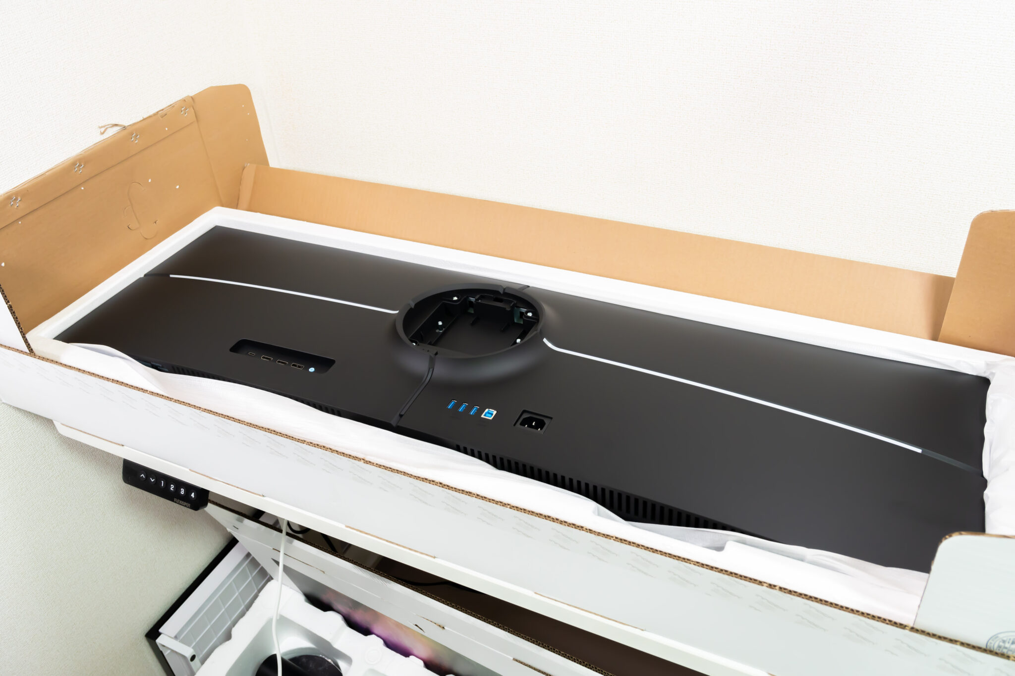 INNOCN WR44-PLUSレビュー｜広い作業環境と発色、充実の機能が魅力